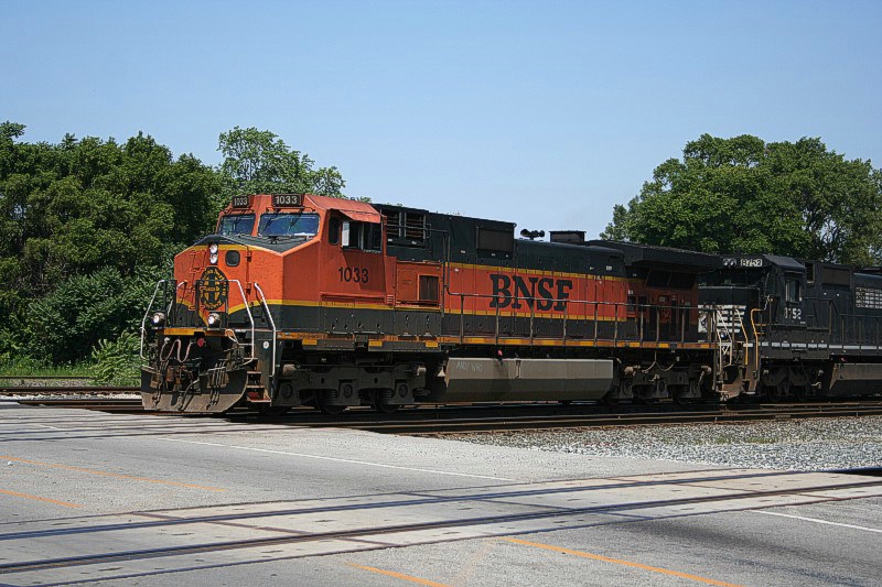 BNSF 1033